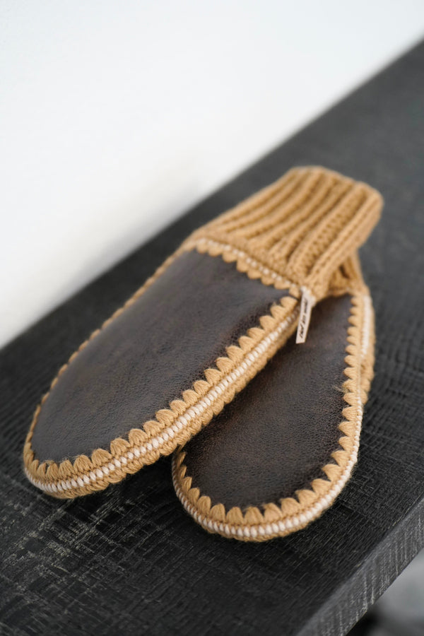 TIEF IM WALD Lammfellhandschuhe "Nougat" - Réjane Rosenberger Design